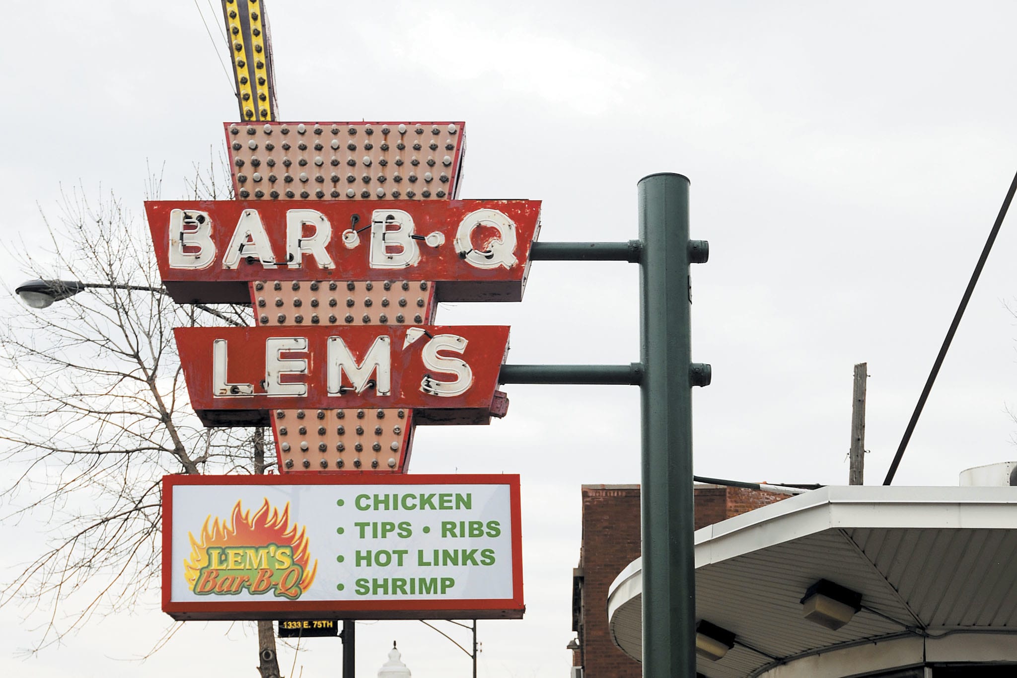 مطعم Lem's Bar-B-Q في شيكاغو يفوز بجائزة "كلاسيكيات أمريكا" المرموقة من مؤسسة جيمس بيرد ...